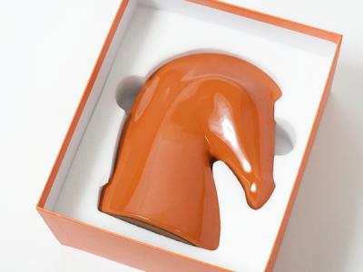 エルメス ペーパーウェイト オレンジ ウッド×レザー 馬 ホース エルメス ペーパーウェイト オレンジ ウッド×レザー 馬 ホース